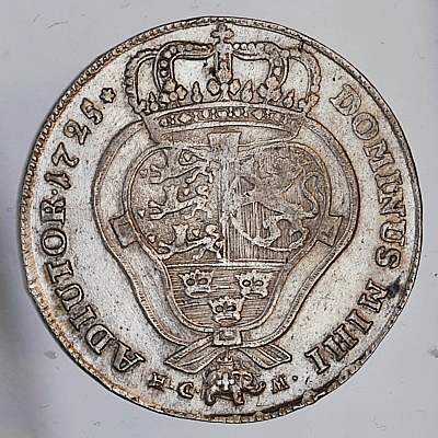 4 mark 1725-6 med og uten kors på elefant. - Samlerforum